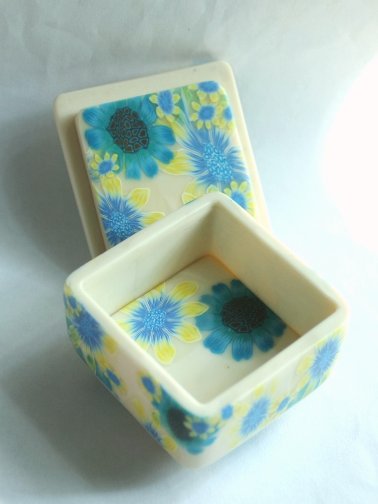 Life Art Designs by Janie: A New Polymer Clay Flowered Jewelry Box (Update)