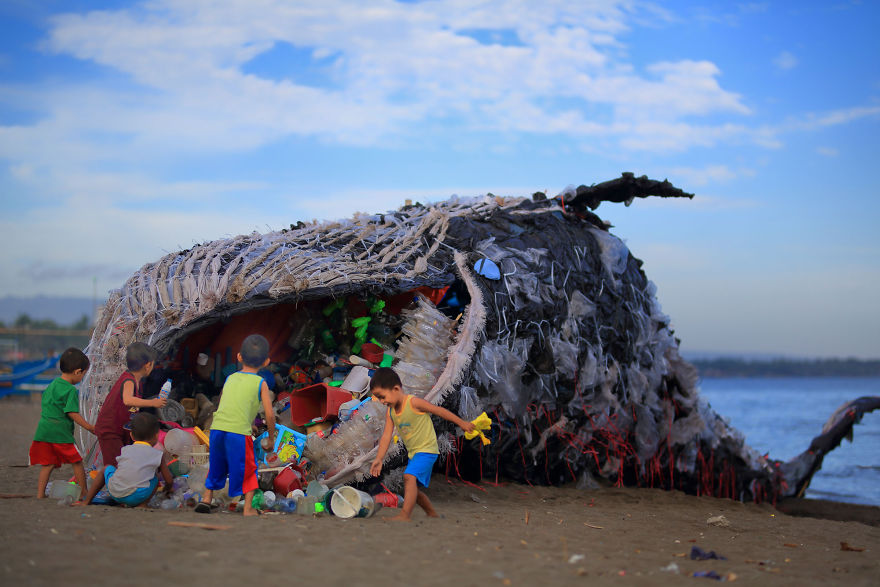 EcoworldReactor: "DEAD WHALE" ART of plastic trash
