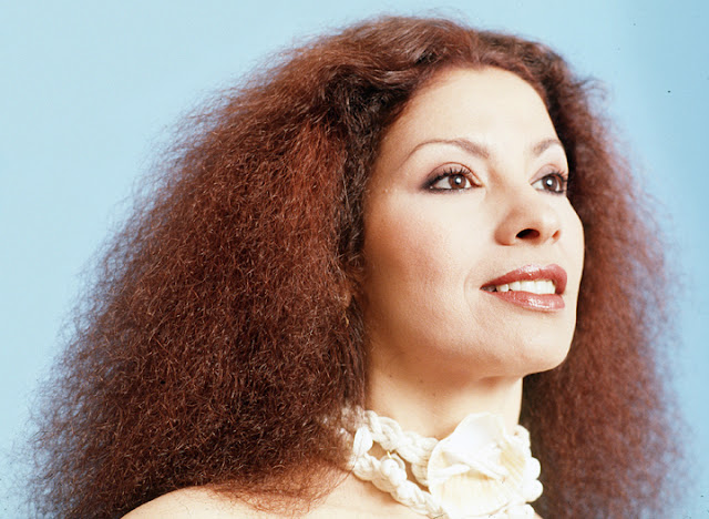 Notas Musicais: EMI celebra 70 anos de Clara com edição de registros ...