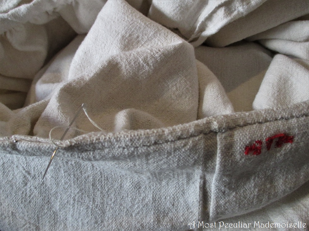 A Most Peculiar Mademoiselle: Hankasärk II - A Swedish Folk Costume Shift