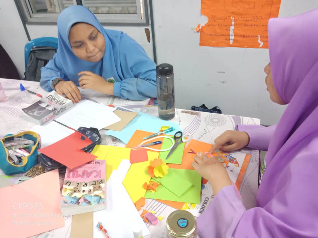 SM AGAMA CHUAH: Aktiviti Pendidikan Seni Visual: Pertandingan Kolaj