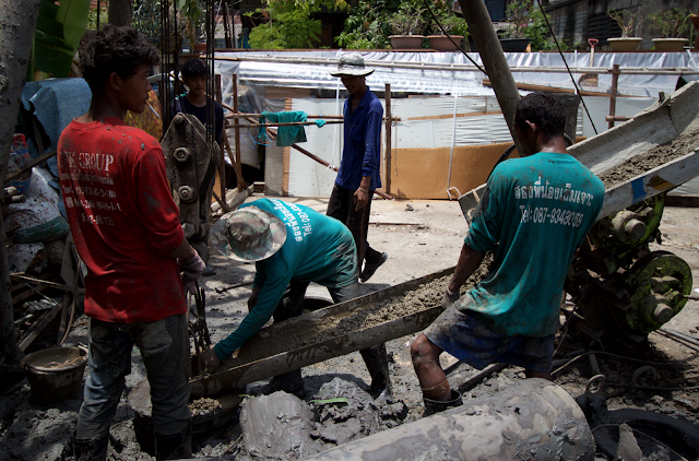 Pedgrammer: โปรเจคบ้านเลขที่ 45 : ตอนที่ 6 งานฐานราก การตอกเสาเข็ม เทคาน เทพื้น และตั้งเสาบ้าน ...