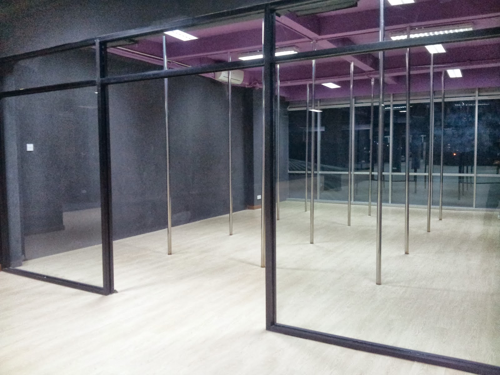 Pole Dance Indonesia: POLE DANCE STUDIO BALI, INDONESIA