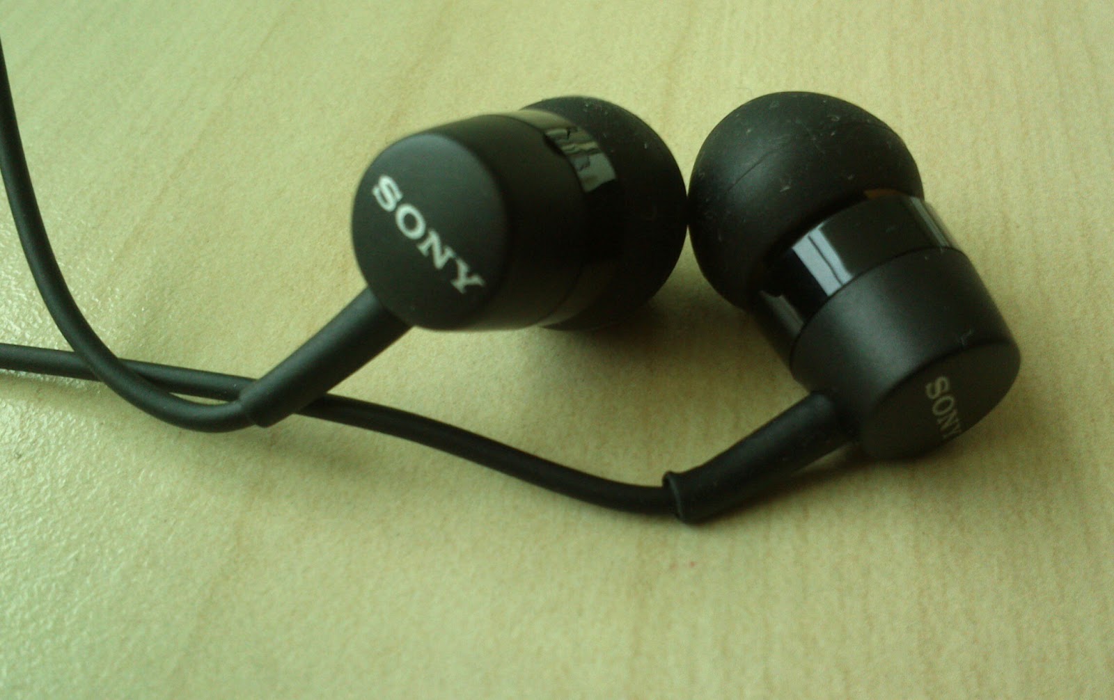 Sunny's Reviews: Sony MH750 Earphones Review