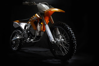 Alta Motors Delivers First Electric Motocross / Supermoto Bikes [VIDEO ...