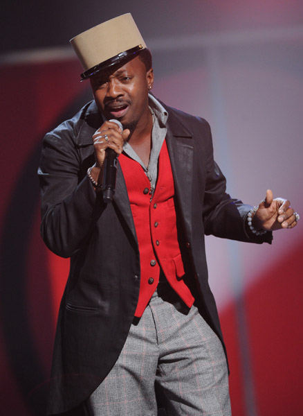 Varion Walton: Anthony Hamilton Performs "Woo" on The Soul Train Awards