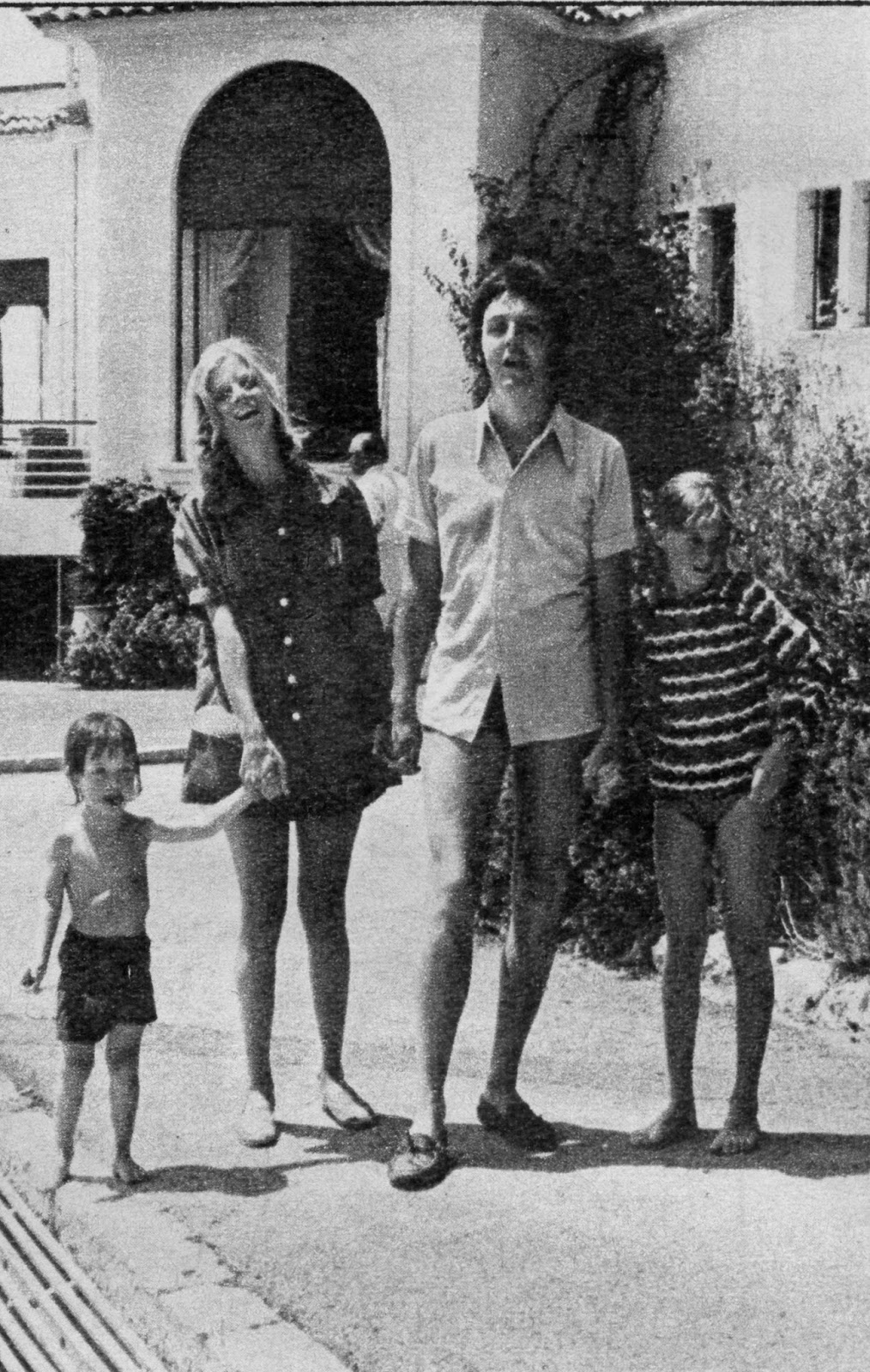 Meet the Beatles for Real: Summer strolling with the McCartney family
