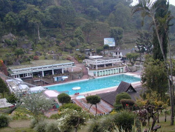 AMAZING INDONESIA: SELECTA RECREATION PARK, BATU