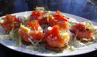 Lolos Matblogg: Laxrosor med pepparrot