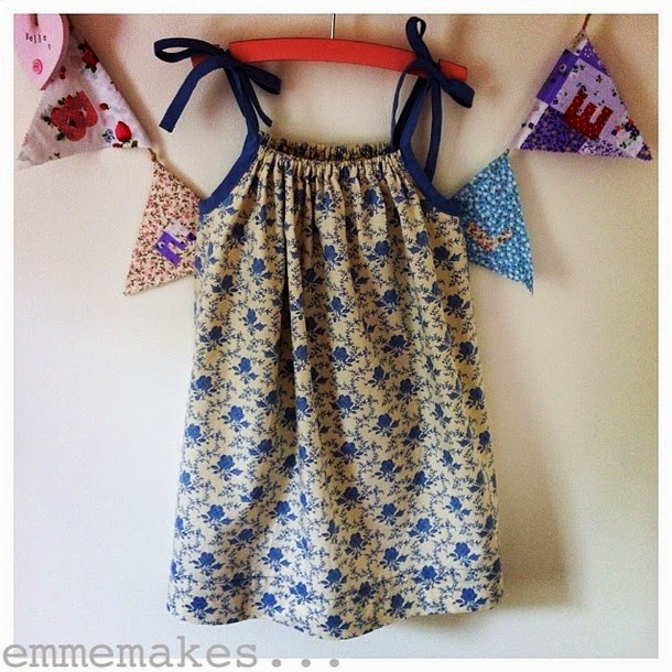 Emme Makes...: A Simple Little Girls Dress