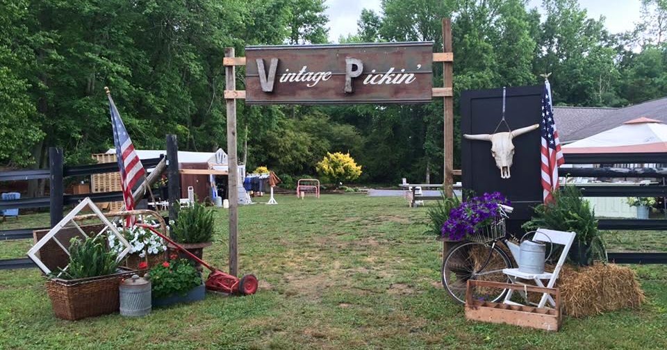 Coastal Charm: Vintage Pickin' Barn Sale