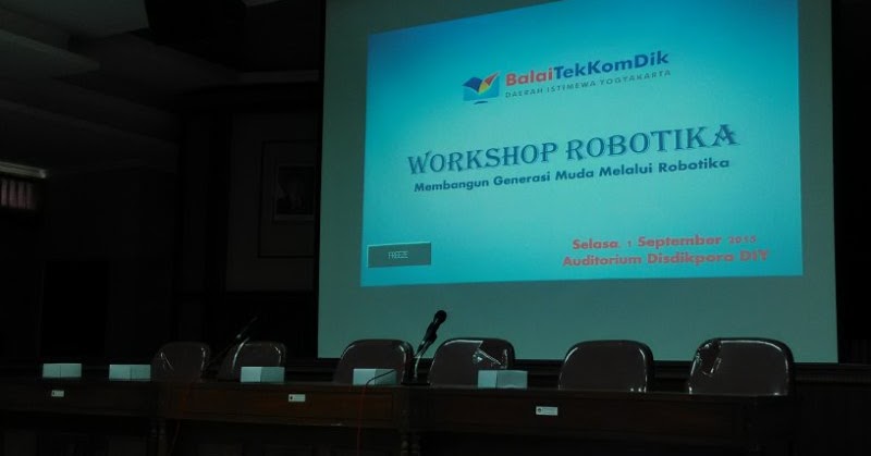Robotika: Mengutamakan Proses Belajar, Bukan Sekedar Hasil | Robotics University