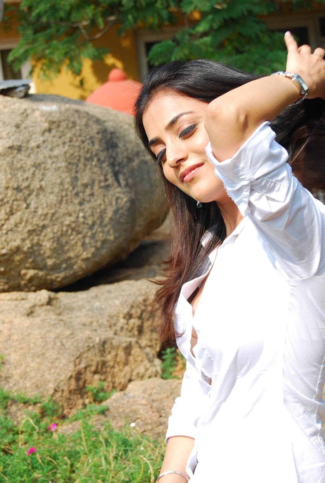 Beautiful Nisha Agarwal In White Shirt hot Imges | Tamil Movie Posters ...