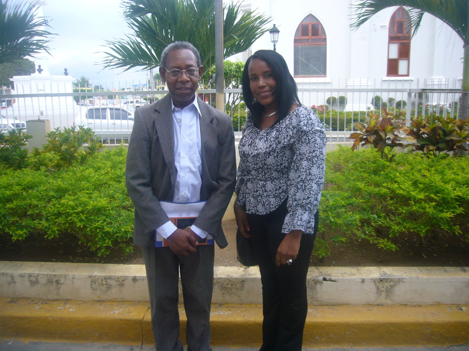 Escritores Emprendedores y Exitosos: 04/04/13