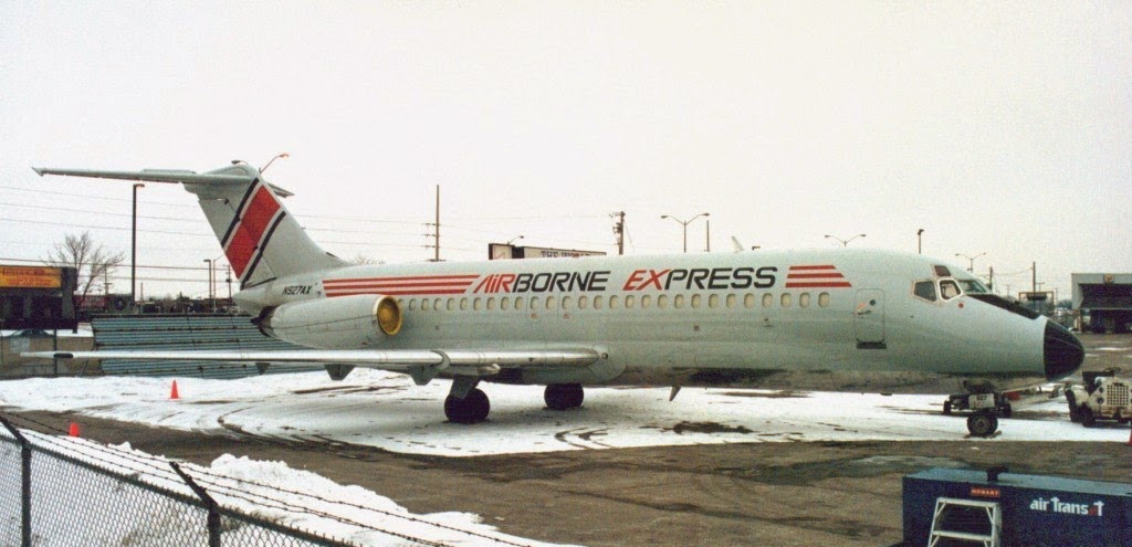 Douglas DC-9-10/20 Jet: Airborne Express Douglas DC-9-15 N927AX