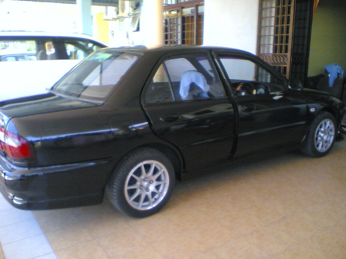 BUDGET POMEN: CAT WIRA HITAM METALLIC 2K