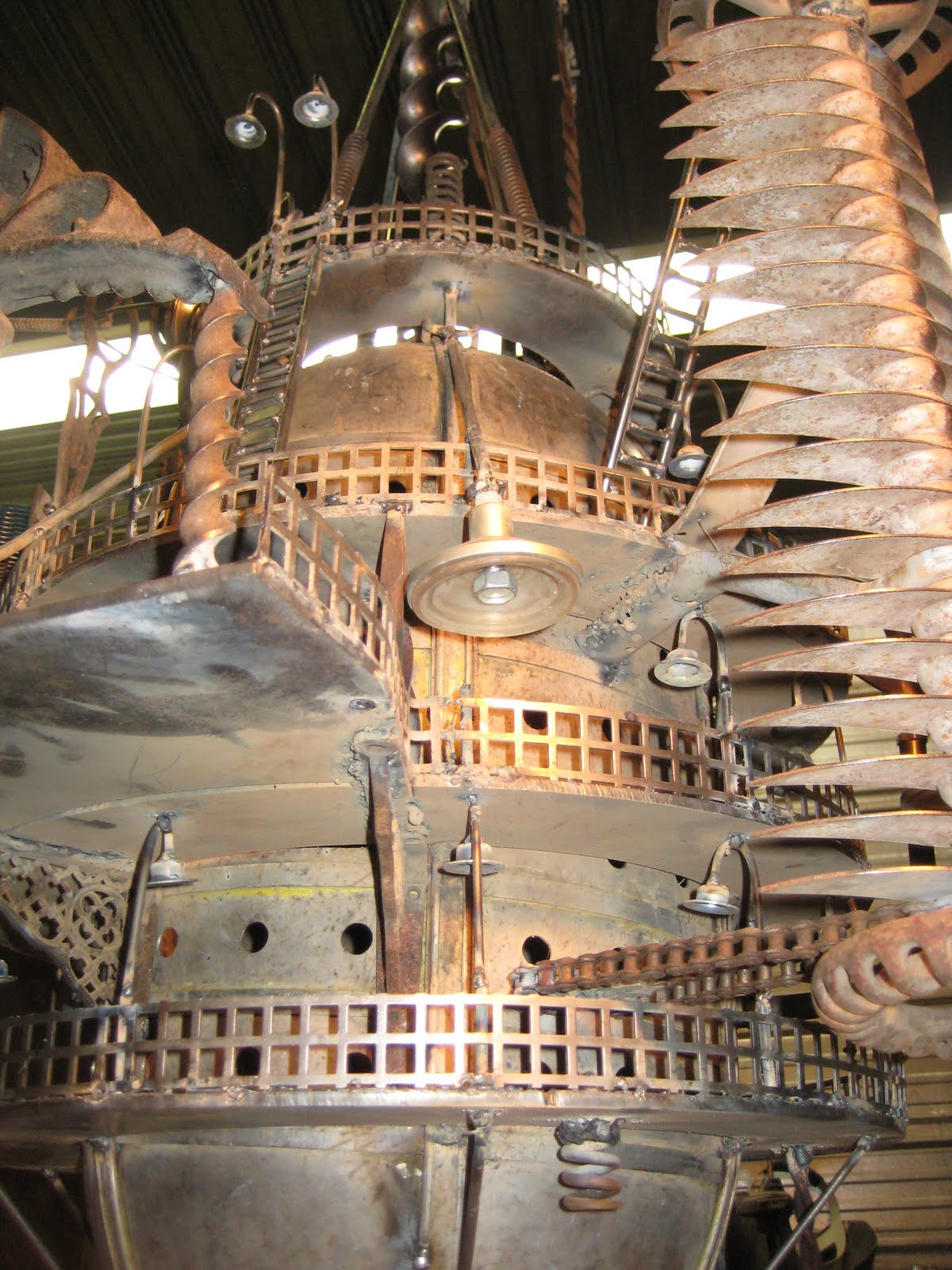 Carefully Molded: Steampunk oil recovery space craft "The Colony
