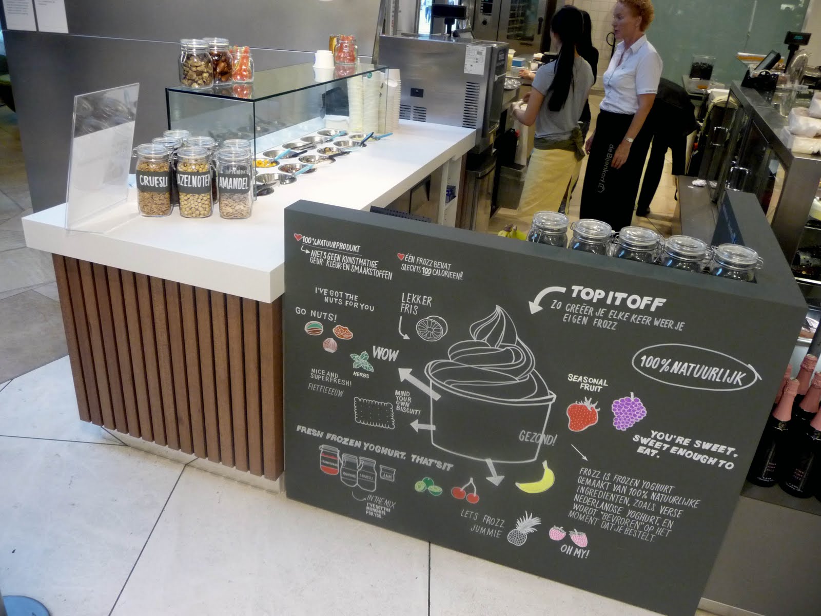 Spice PR: Frozz opens at Bijenkorf
