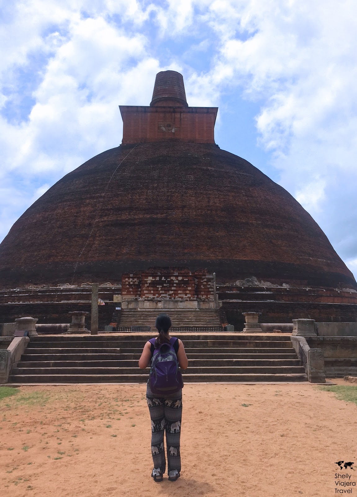 When in Sri Lanka: Anuradhapura - Shelly Viajera Travel