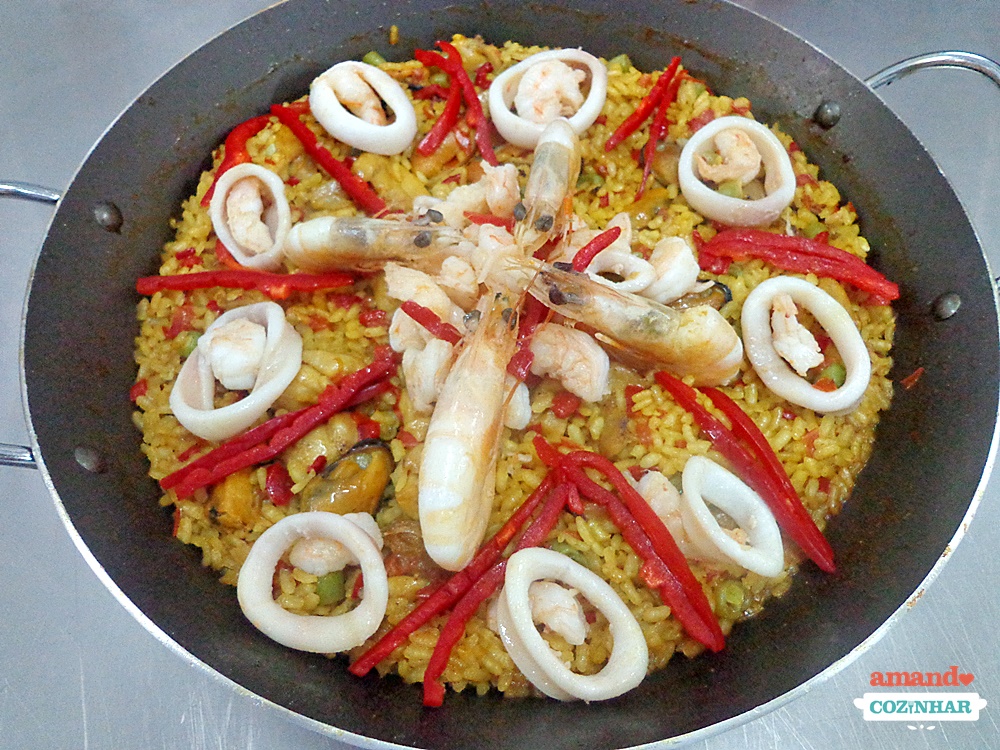 Receita de Paella Espanhola Mista - Amando Cozinhar