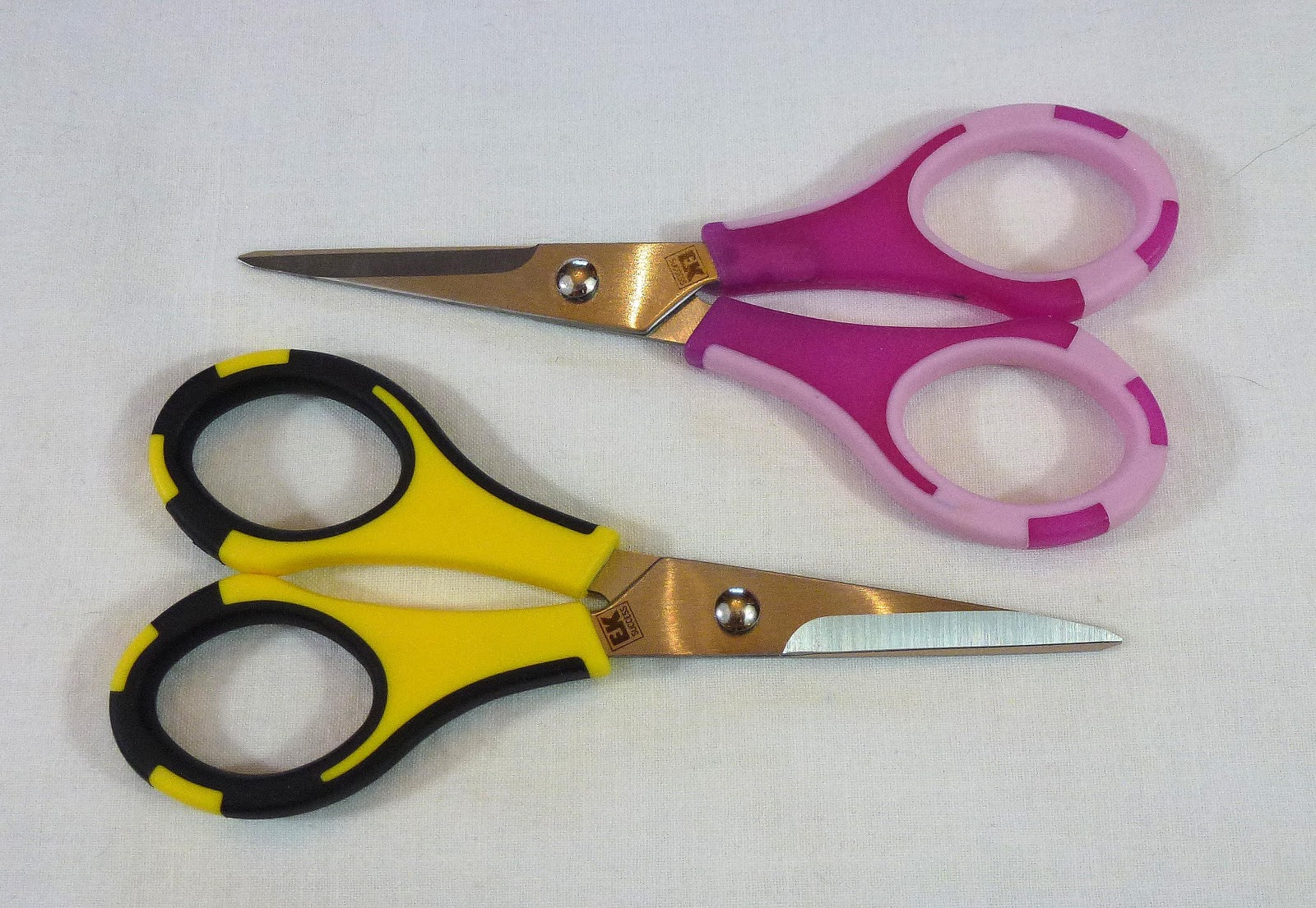 Leslie's Art and Sew: I LOVE SCISSORS!!