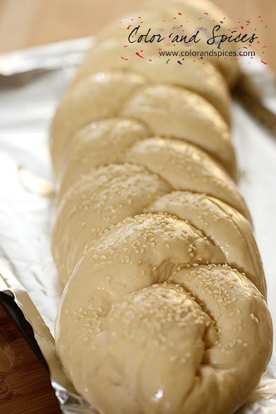 Color and Spices: Braided bread..