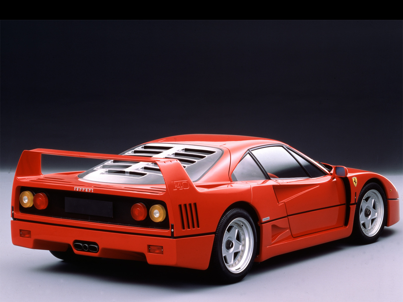FERRARI F40 - PasiónMundoMotor
