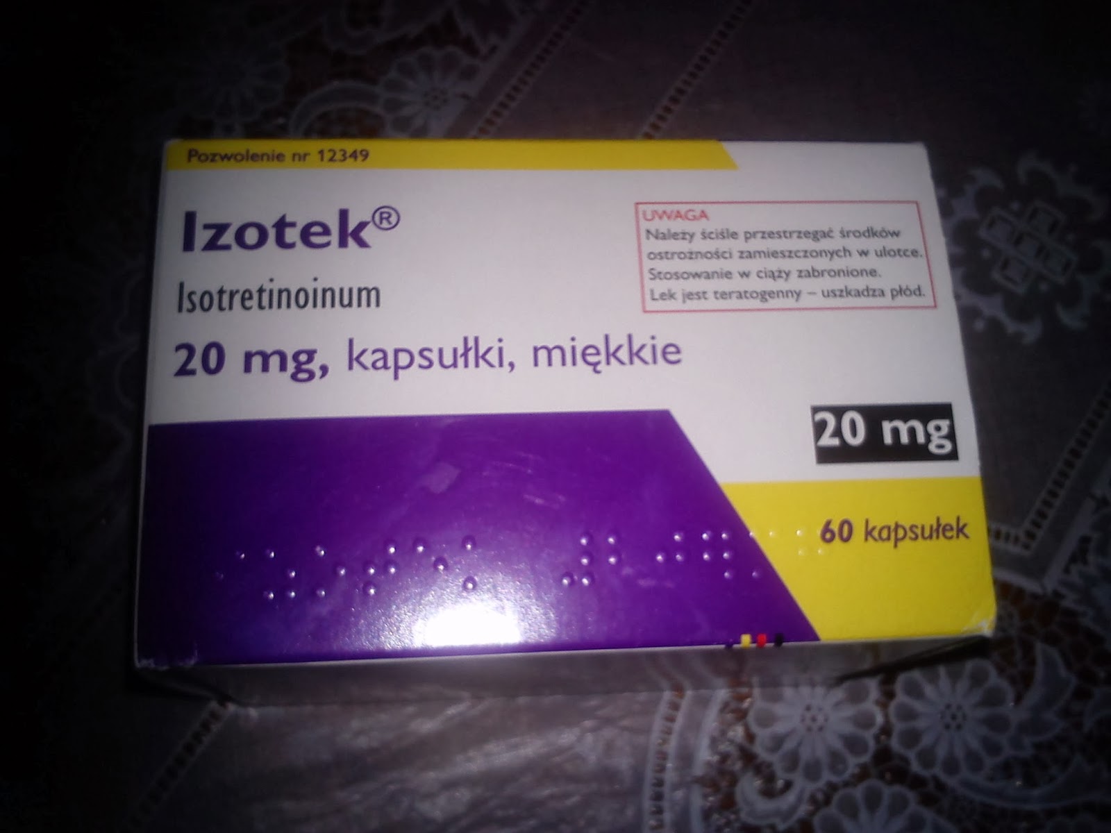 Izotek a tabletki antykoncepcyjne — Dostawa na noc