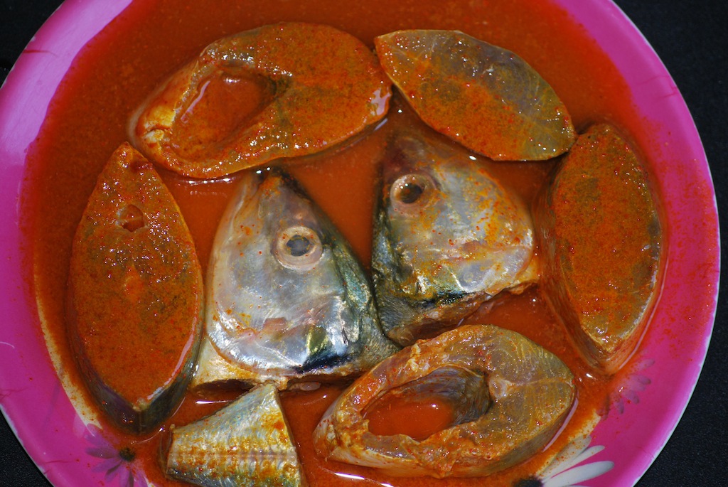 My kuttikaranam in Kitchen - Home Alone Part 2: Meen Kuzhambu (Fish Curry)
