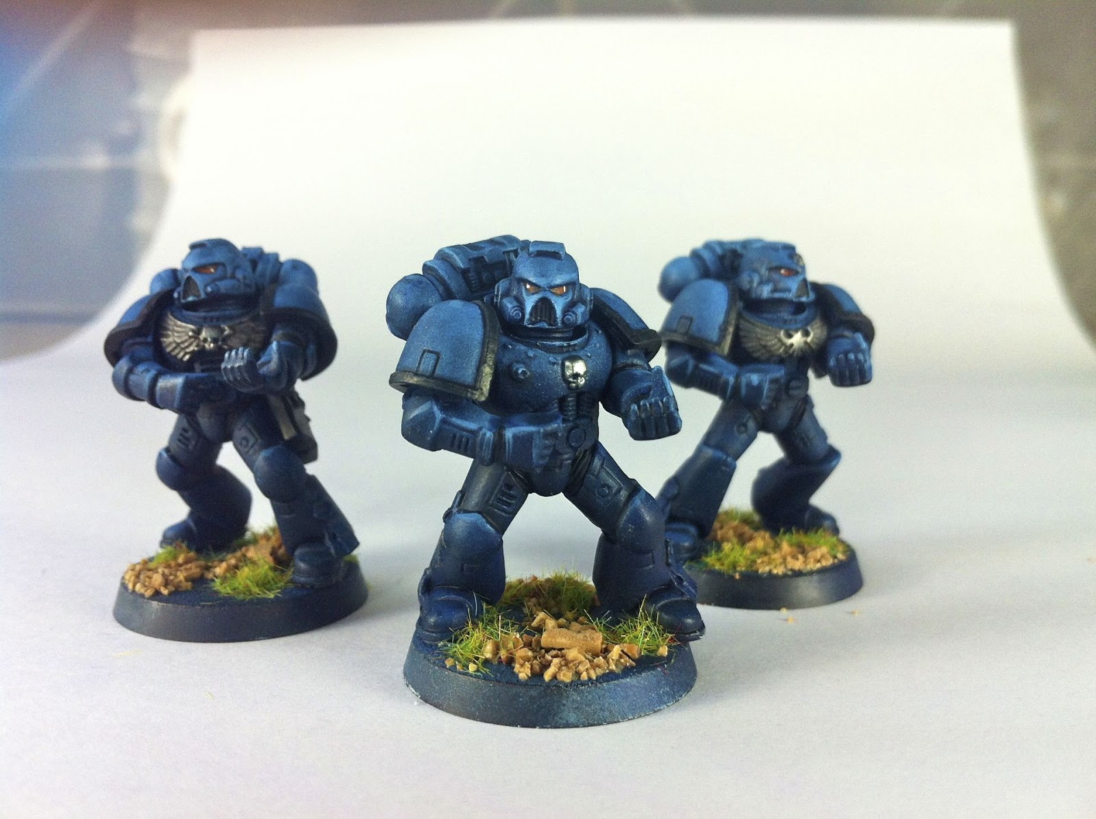 the unrealistic artist: Zenithal highlighting experiment - Ultramarines