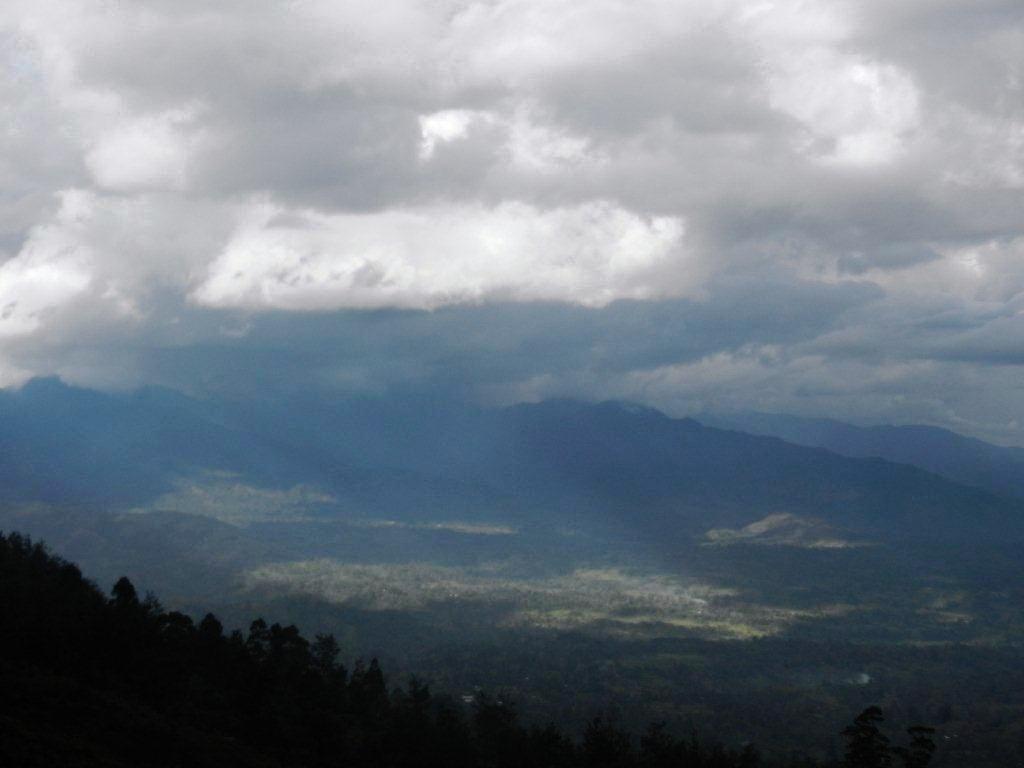 Malum Nalu: Postcards from Daulo Pass