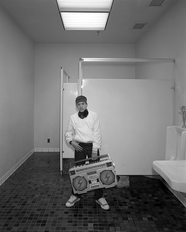 Mall Series: 21 Photographs Capture Daily Life of People at Shopping ...