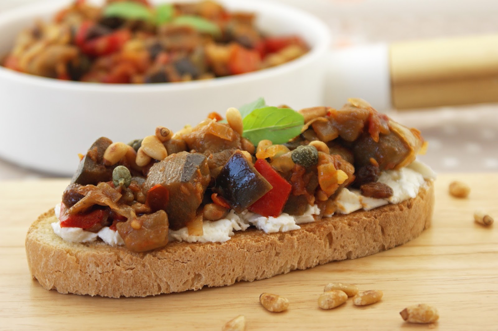 Afternoon Tea: Bataille food #37 - Costini de caponata