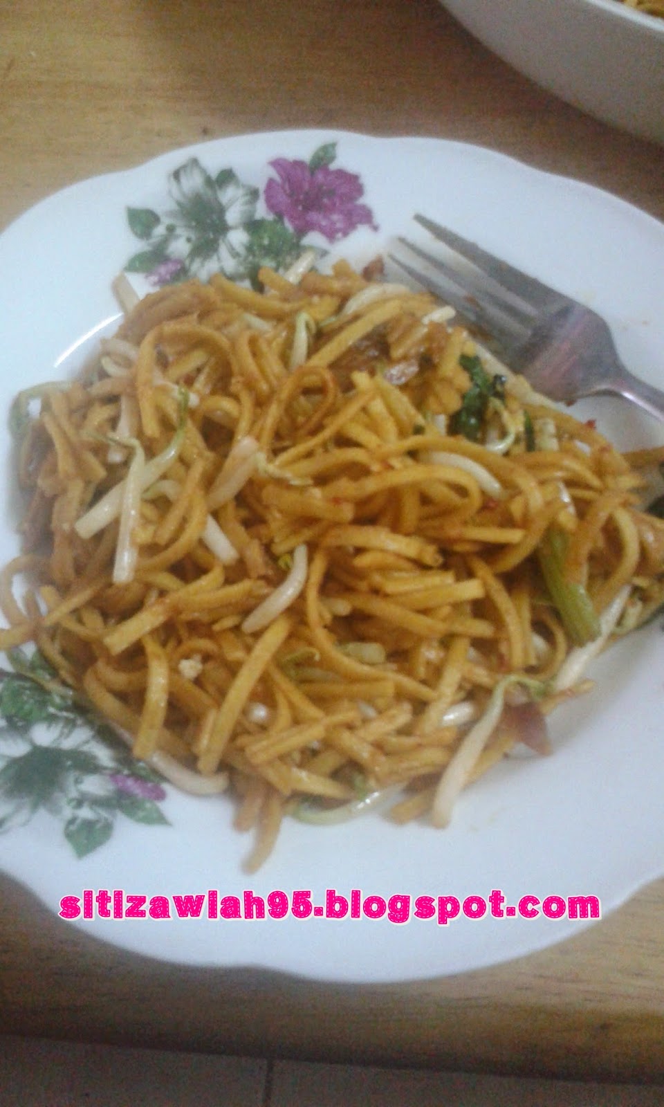 Siti Zawiah Life : Mee Sanggul Goreng Simple Tapi Sedap