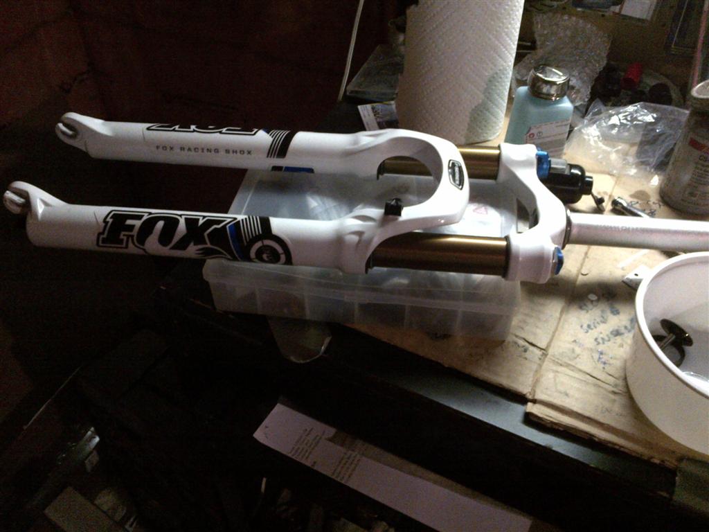 Hack Racer: TECH: Part 1 of 4 - How to do an annual service on Fox Forks