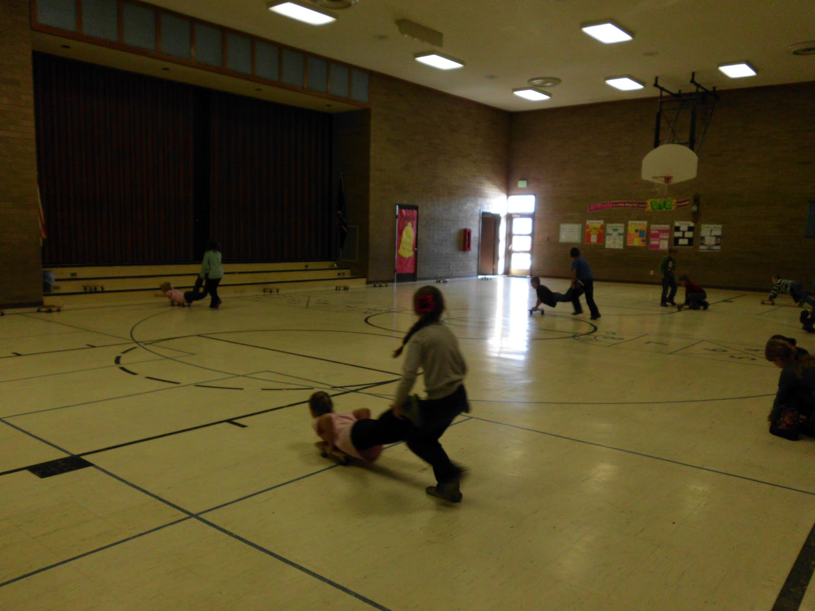Loa Elementary : Scooter Fun