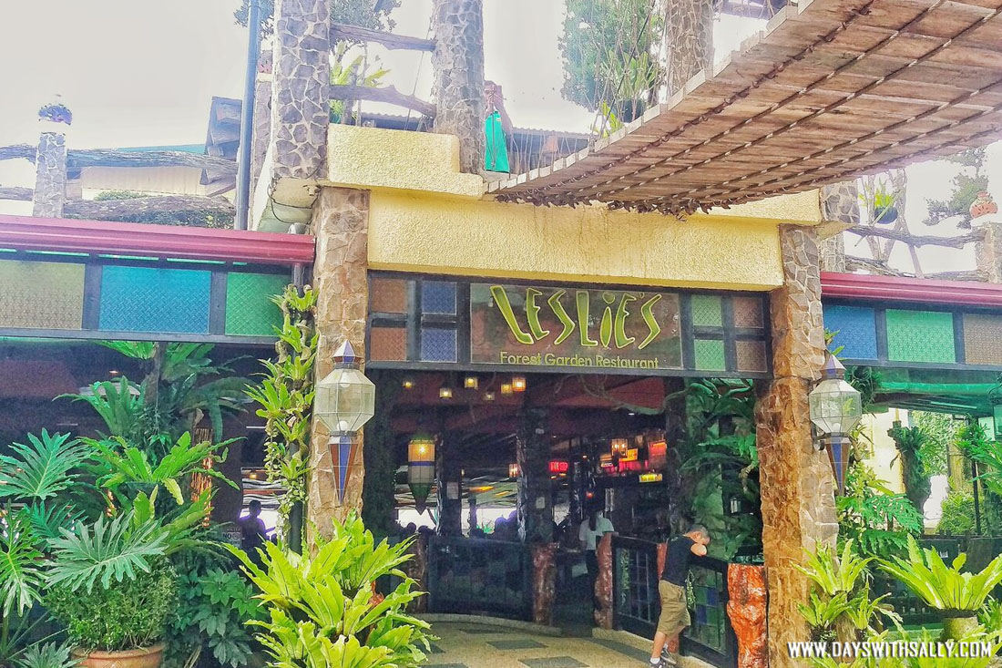 Lunch @ Leslie's Tagaytay | Days with Sally