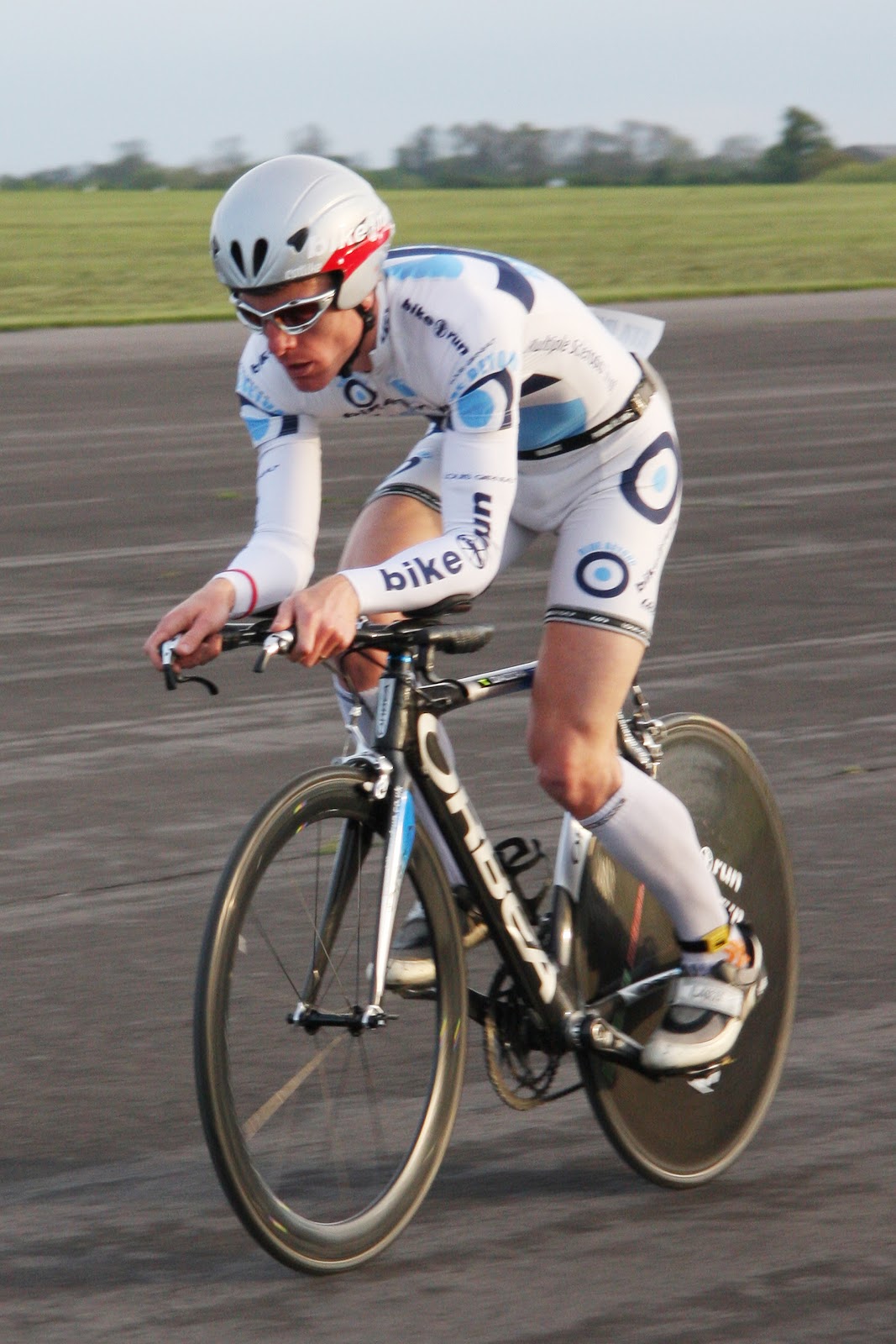 jez cox : Pro Cycling Commentator and Presenter: '09