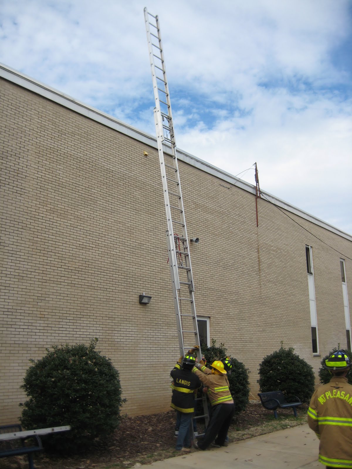 Concord High School Fire Academy: Ladder Practicals with the 35 foot ...