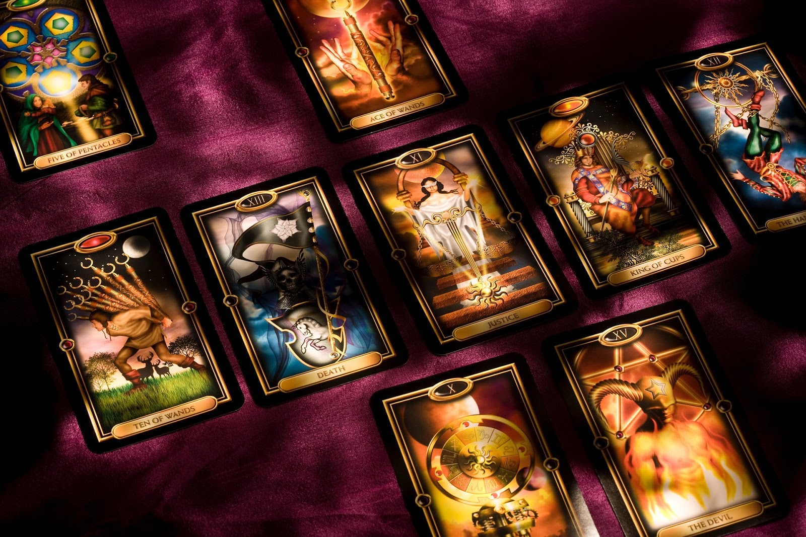 TAROT FLOR DE NOCHE: ¿Qué significa el arcano Mayor La Torre?