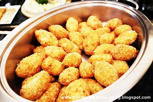 ETIHAD AIRWAYS GREAT CHOICE OF MEALS FROM MACROASIA CATERING SERVICES ...