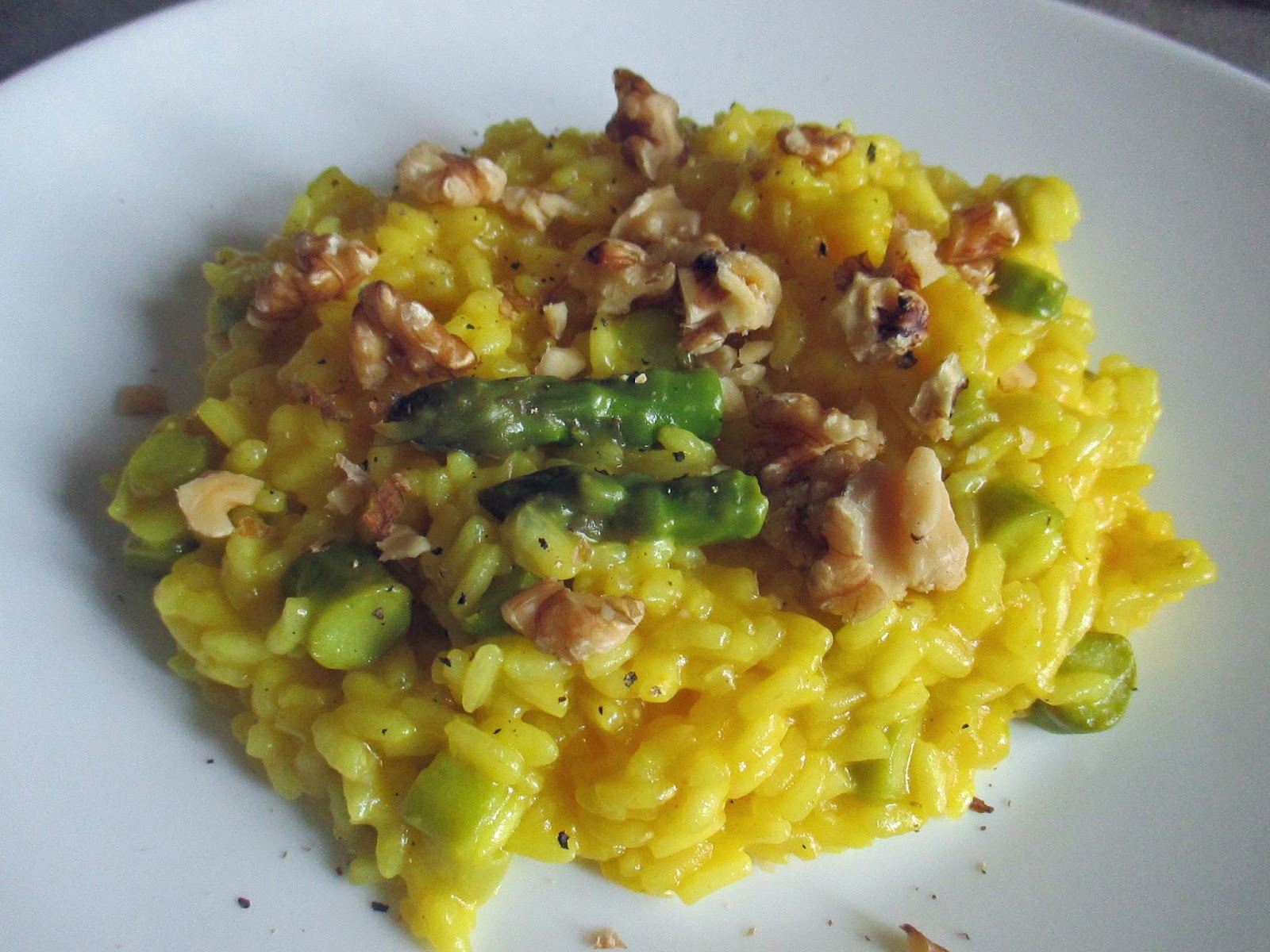 RISOTTO WITH SAFFRON, FAVORITE WINE, WALNUTS AND ASPARAGUS (RECETTE ...