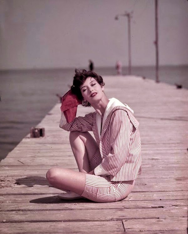 15 Beautiful Fashion Shots of Barbara Mullen as a Model in the 1950s ...
