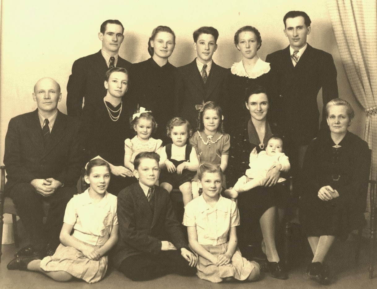 Peter D Friesen Family History: 1. The Peter D. Friesen Family