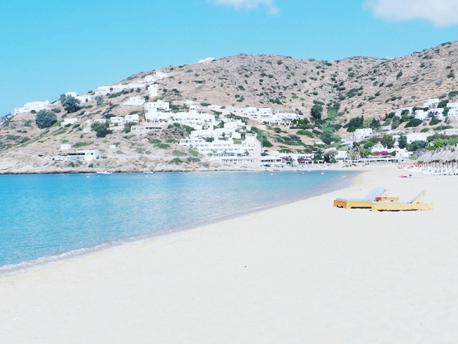 Almyra by the sea | Mylopotas beach (Ios) | GLAM FAB HAPPY