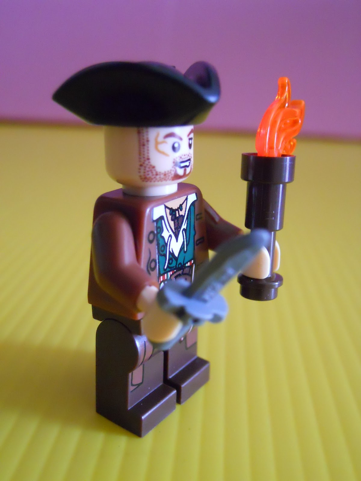 Dexters Diecasts (DexDC): Lego Pirates of the Carribean Minifigure ~ Scrum