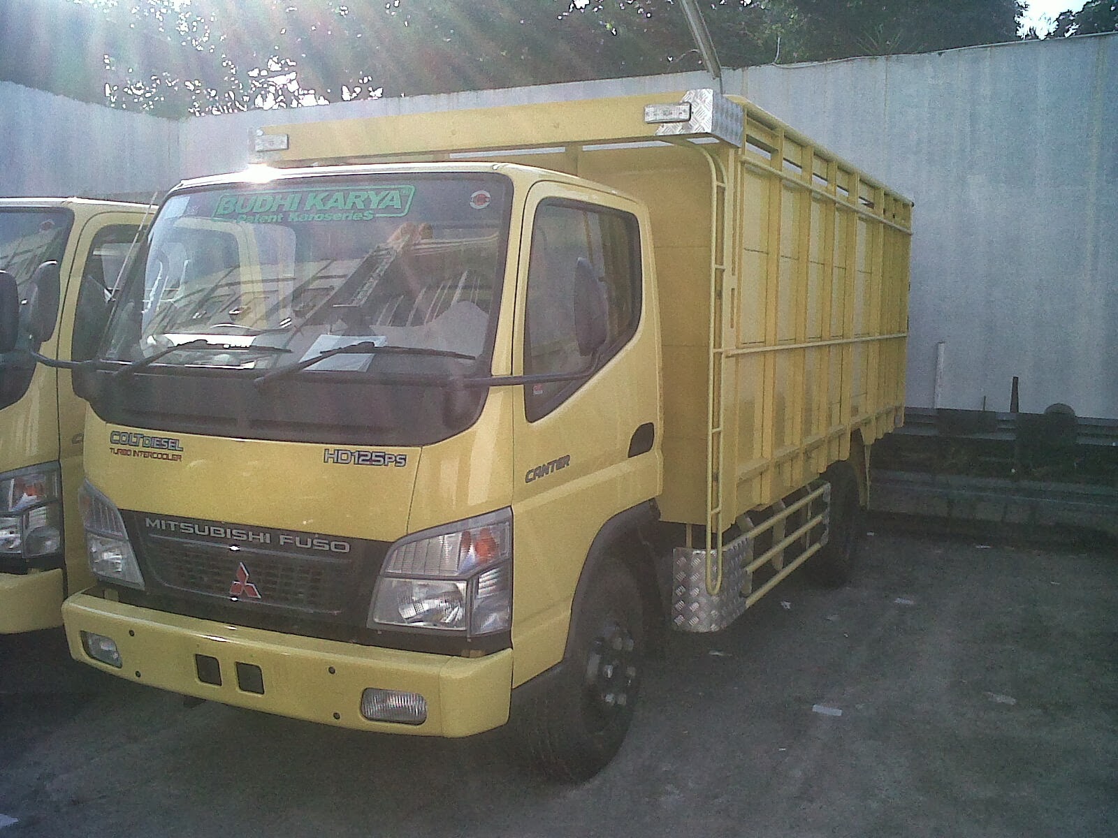 DEALER RESMI MITSUBISHI: Colt Diesel FE 74 HD 125 PS