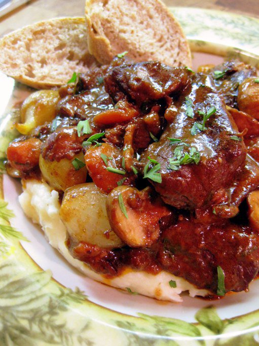 Dragon's Kitchen: Beef Bourguignon