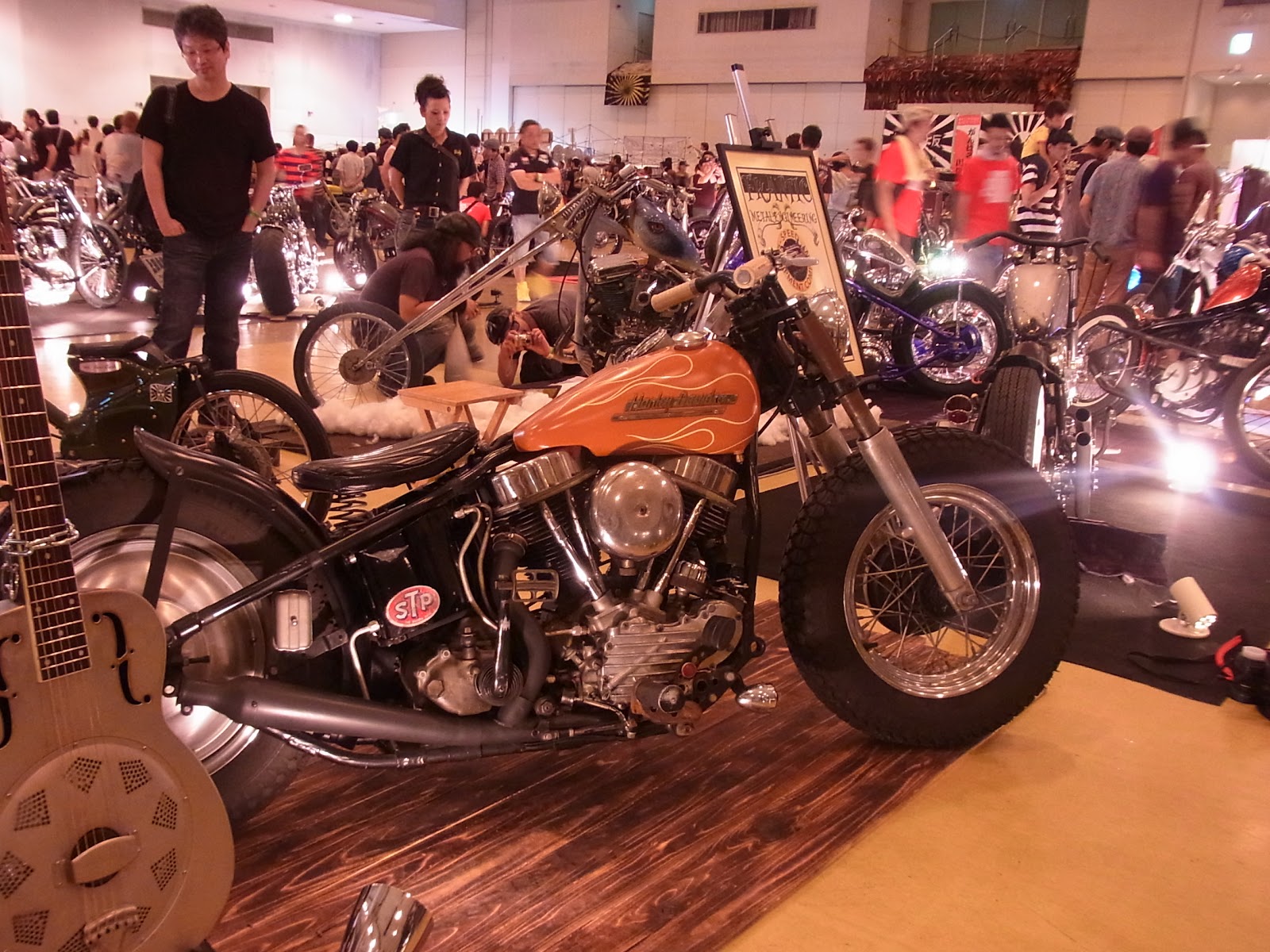 Shakin' Headline: KOBE new order chopper show 2012