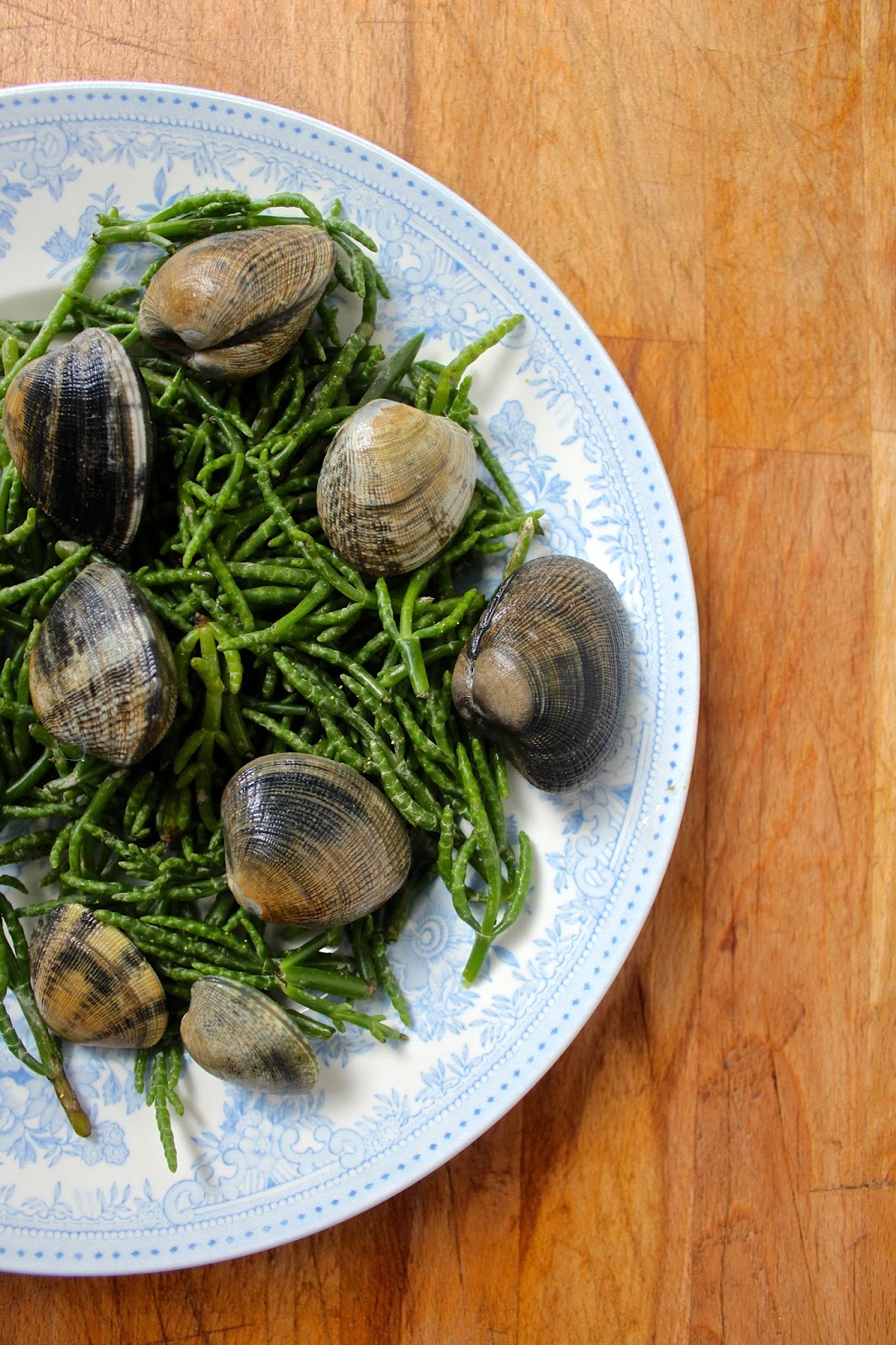 Sam Cooks Food: Cuttlefish, onions and lentils with samphire and clams